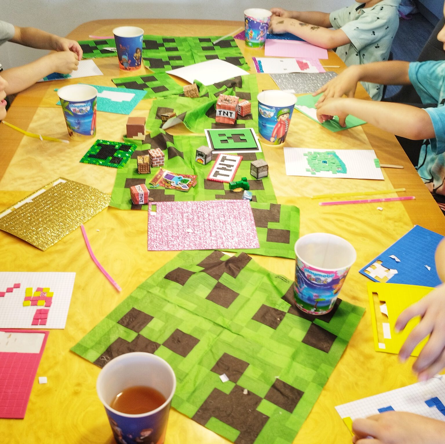 Kindergeburtstag „Minecraft“: Spaß zum Quadrat - von knall bis bunt